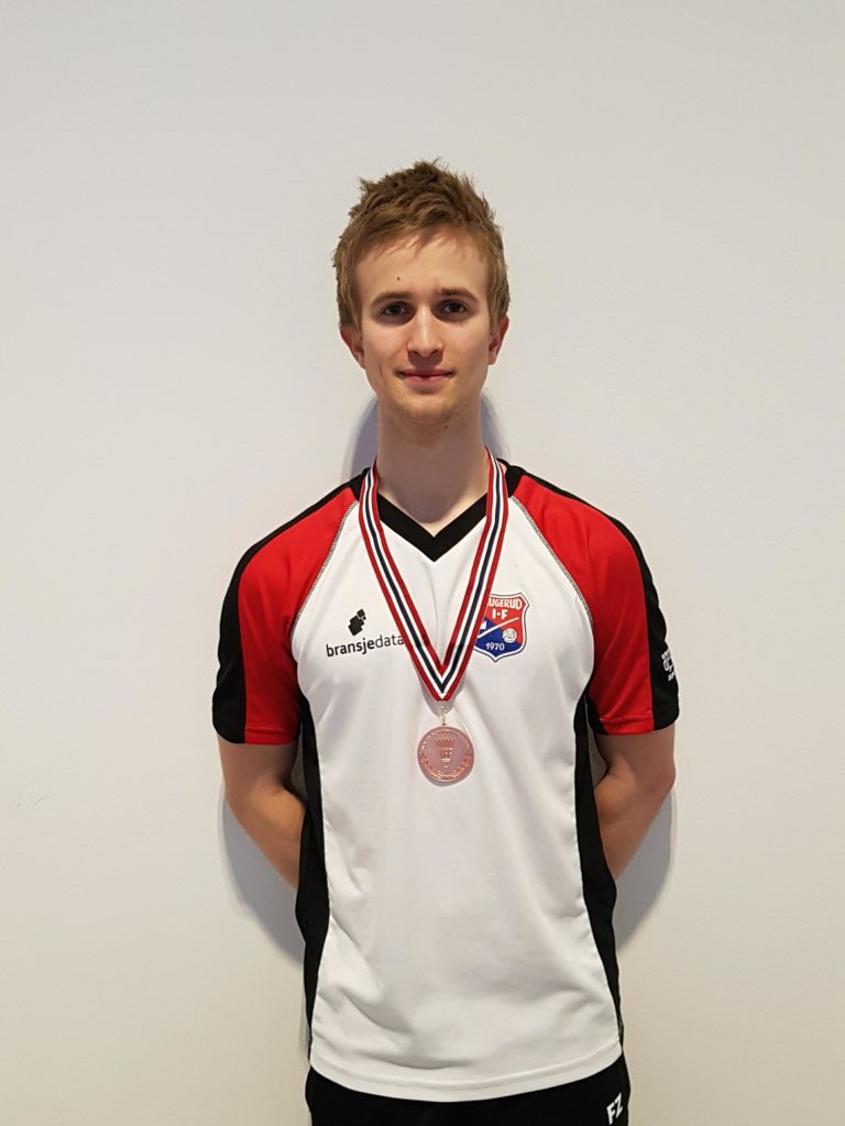 Fire medaljer og kongepokal til Haugerud under årets NM! | Badminton